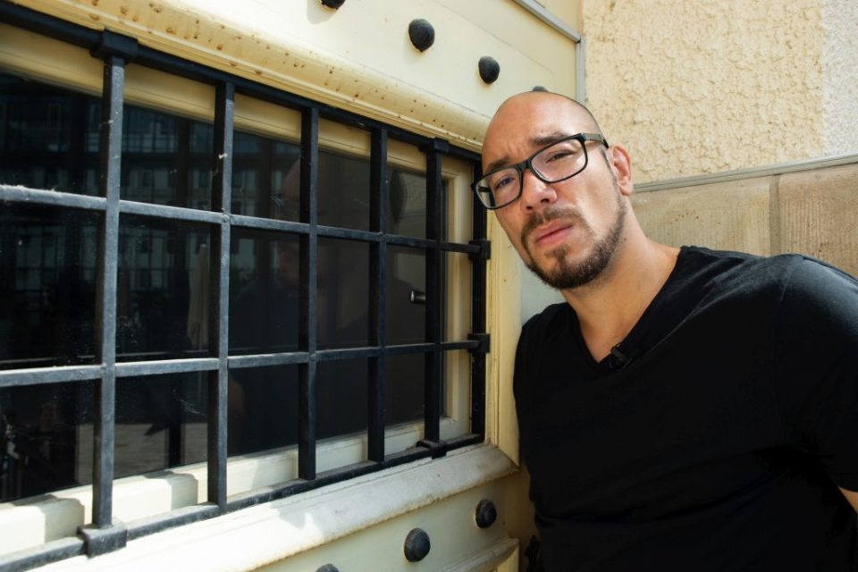 Ex-Gangster Max Pollux leistet Präventionsarbeit für junge Menschen ...