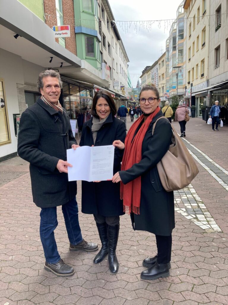 Ministerin übergibt Förderbescheid zur BID-Gründung in Mainzer ...